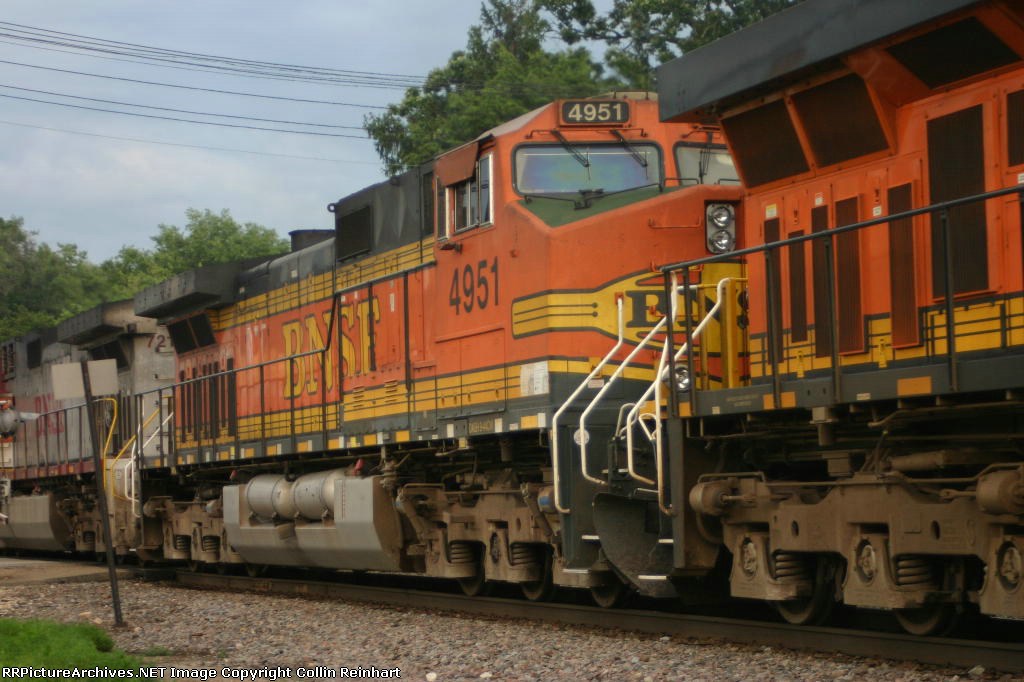 BNSF 4951